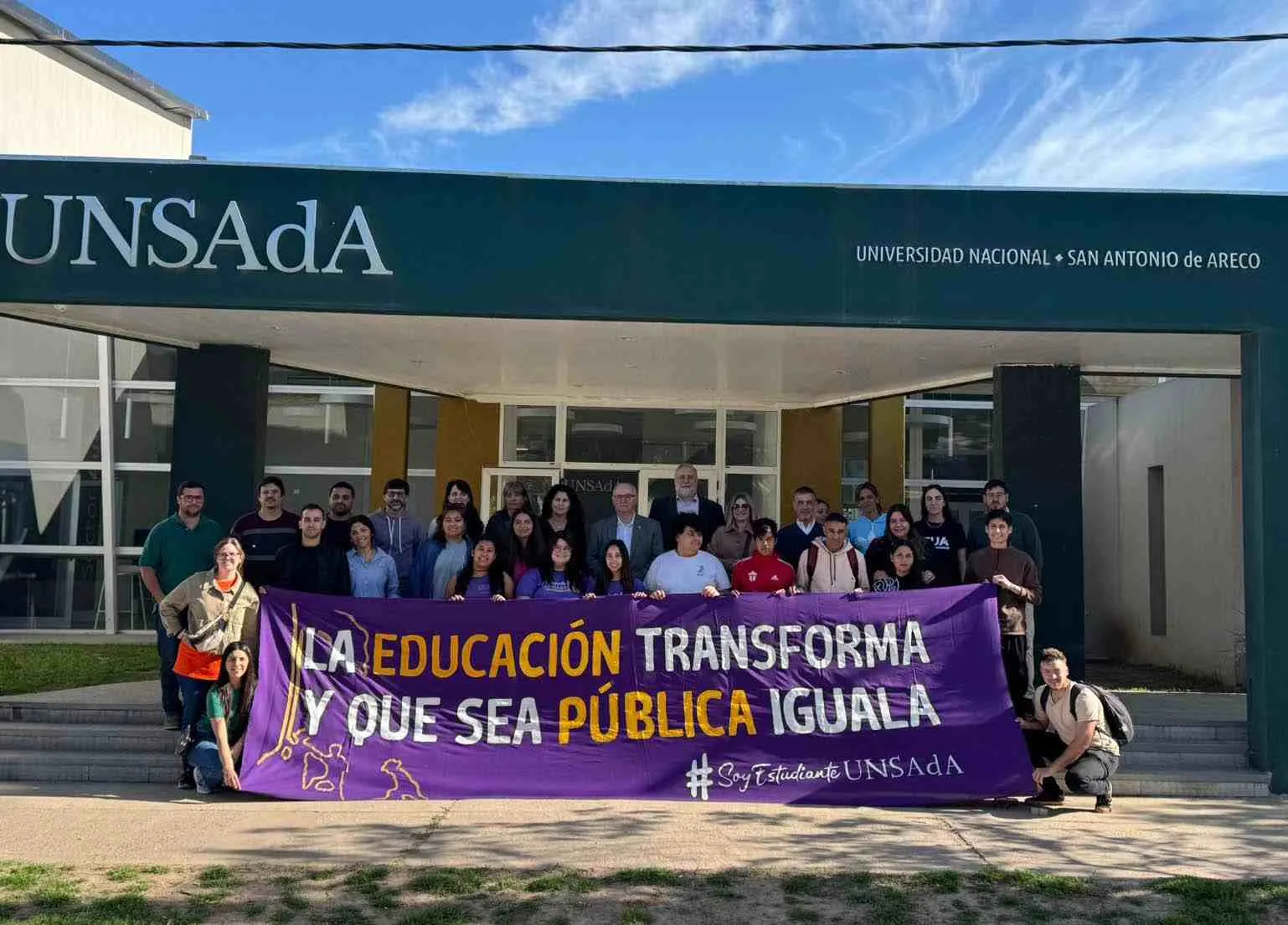 La comunidad universitaria de la UNSAdA participó de la Marcha Federal ...